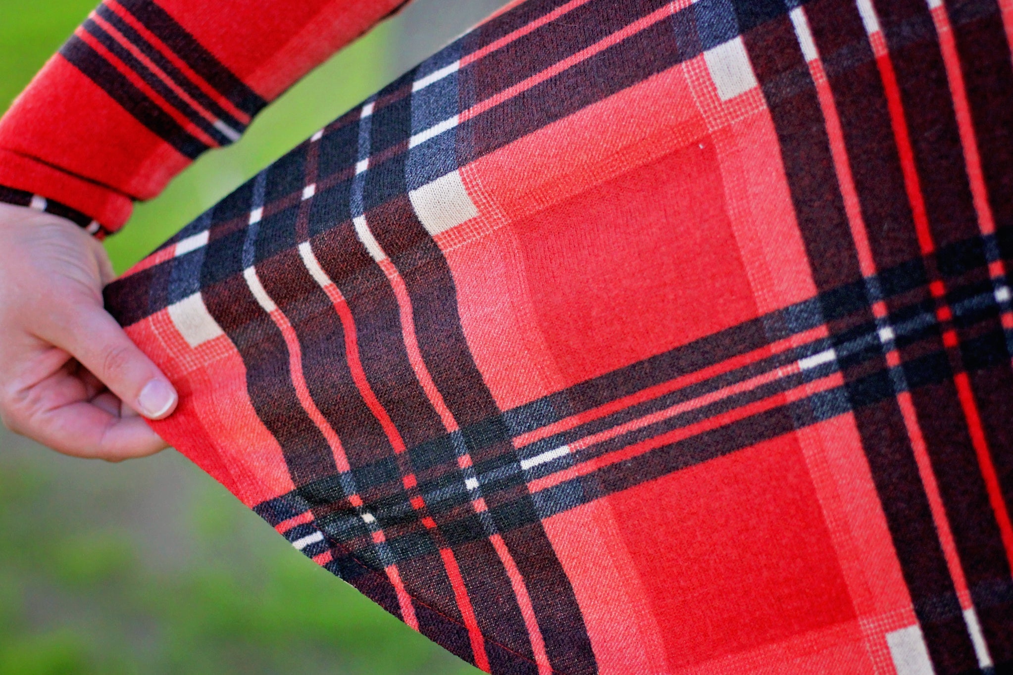 Madi Plaid! Red/Black Plaid Brushed Sweater Knit Fabric. PRSW-104 ...